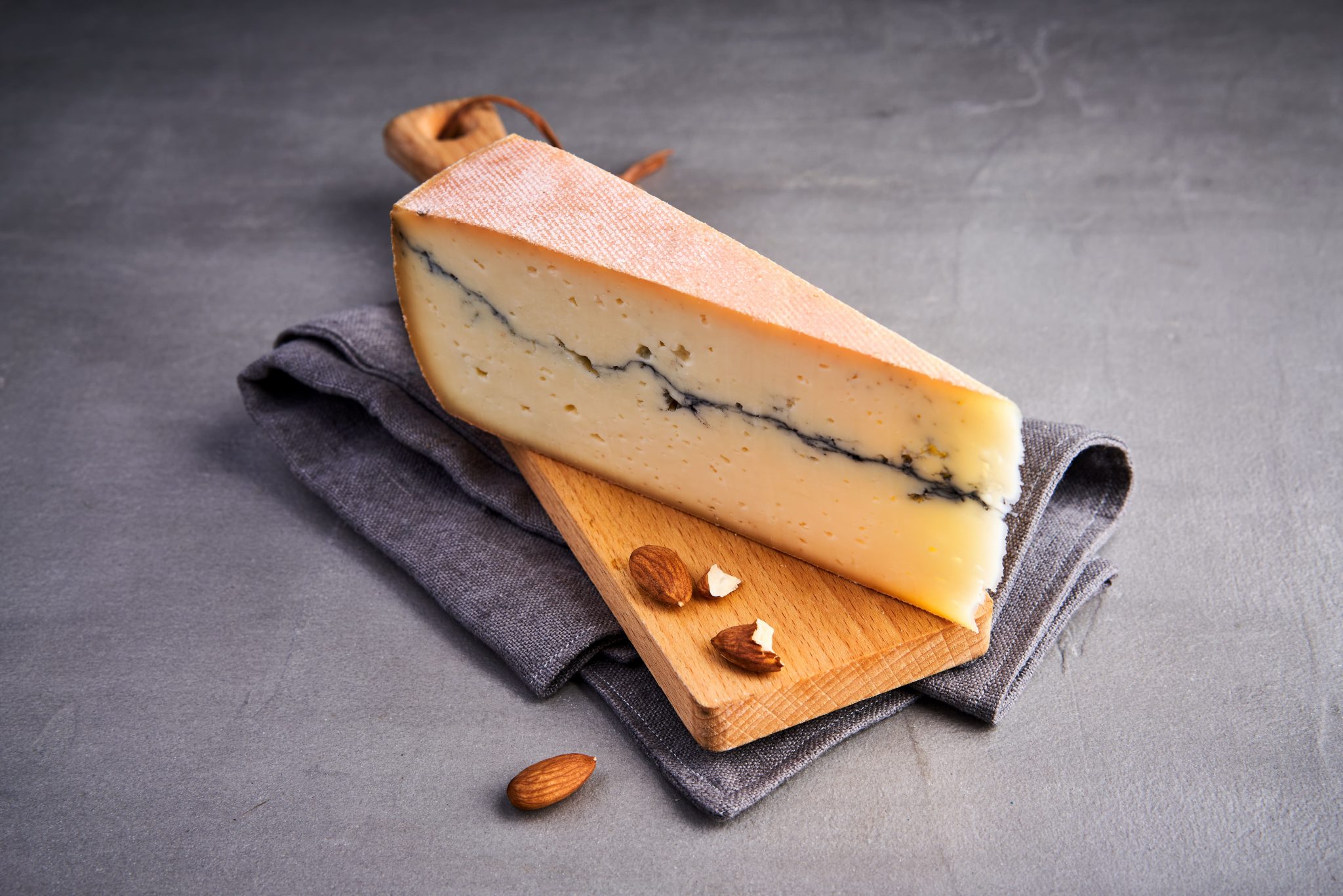 Morbier au lait cru (250g) : commander le Morbier de la Maison ...